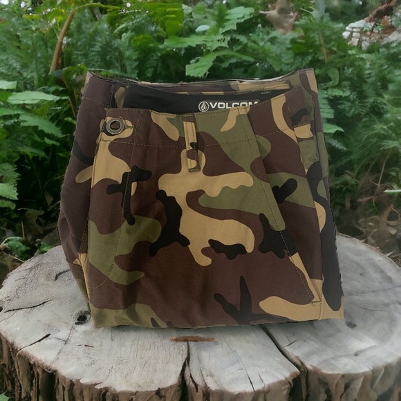 Volcom | Shorts | Volcom Frickin Surf Turf Mens Shorts Size 3 4way ...